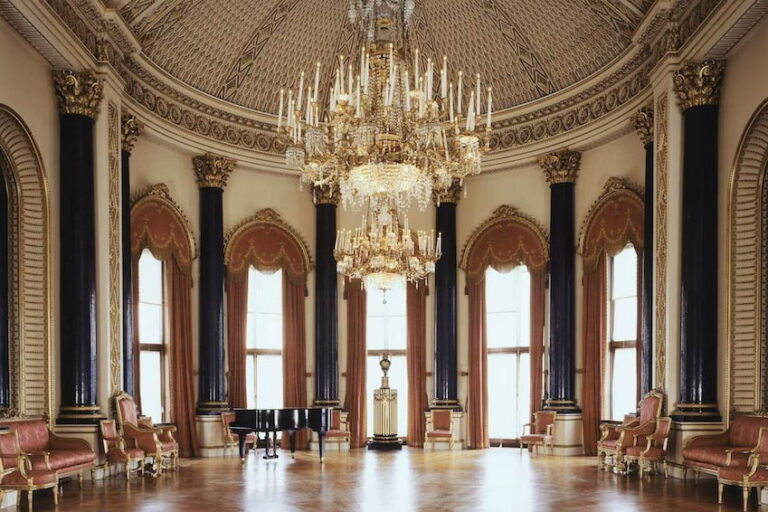 Buckingham Palace State Rooms: London's hidden gem - City Sightseeing